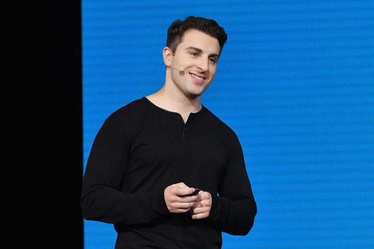 How Brian Chesky and Joe Gebbia invented the Airbnb service
