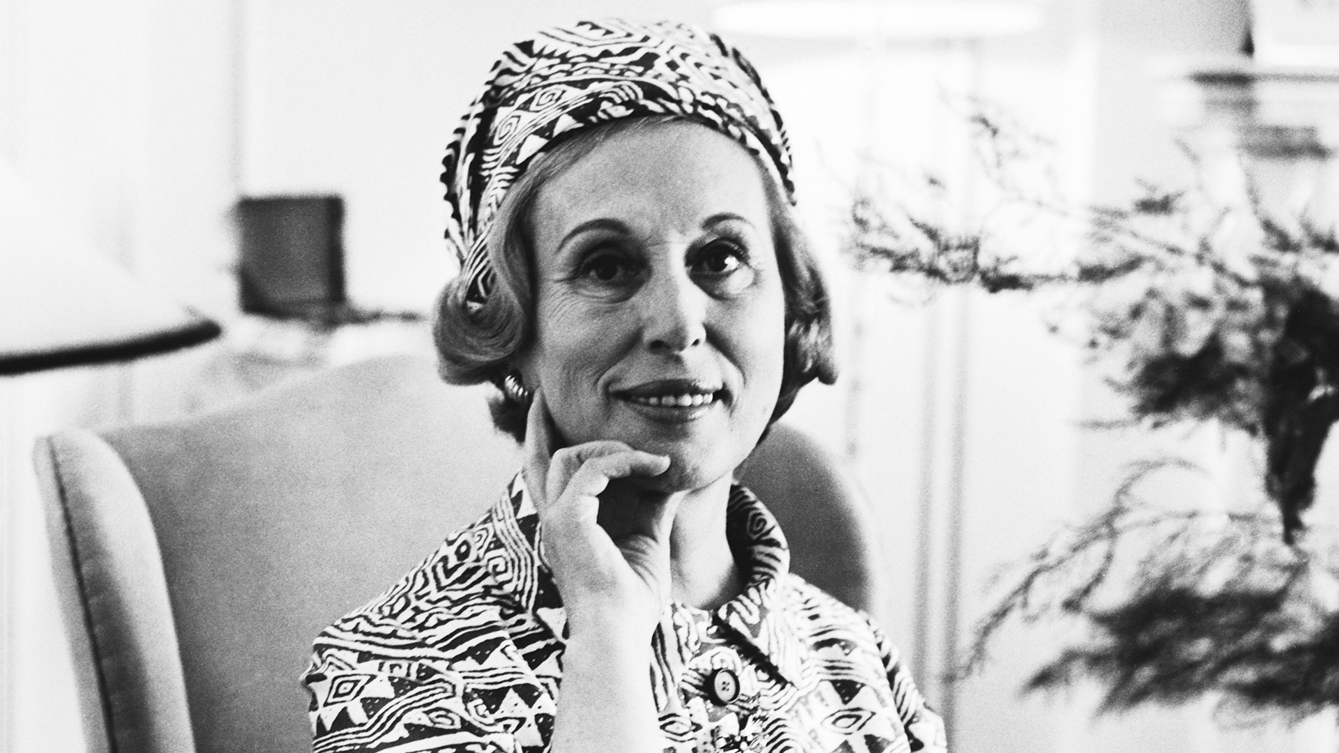 Estée Lauder, a story of her successful cosmetics business